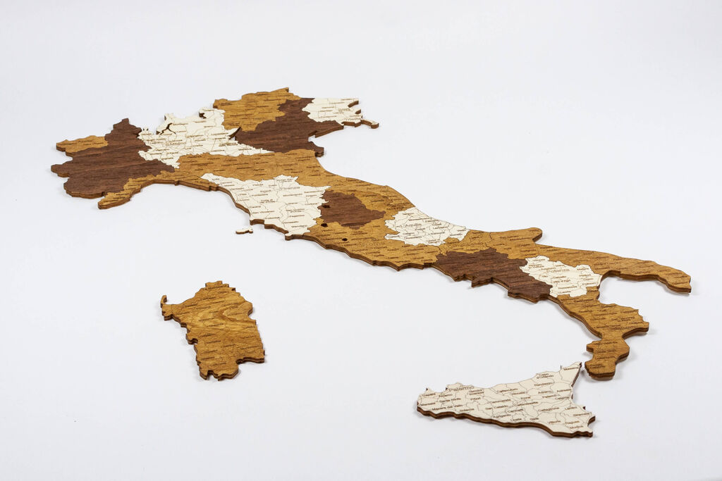 Wooden Map of Italy | 68travel