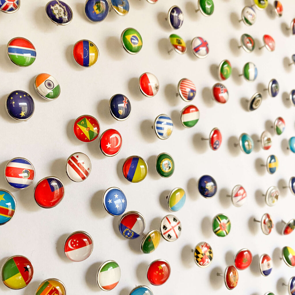 Country Flags Push Pins | 68travel
