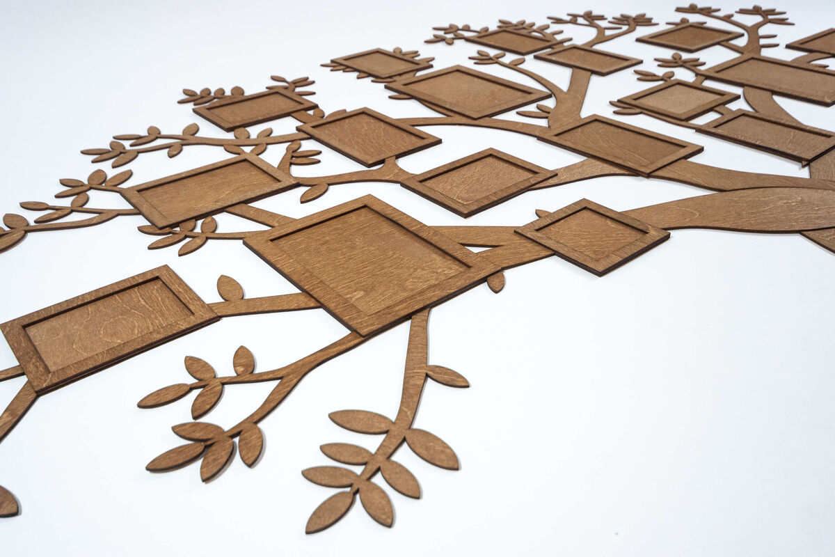 Wooden Family Tree with 17 Picture Frames | 68travel