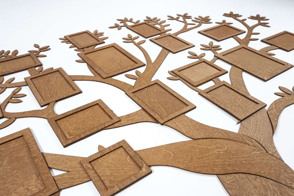 Wooden Family Tree with 17 Picture Frames | 68travel