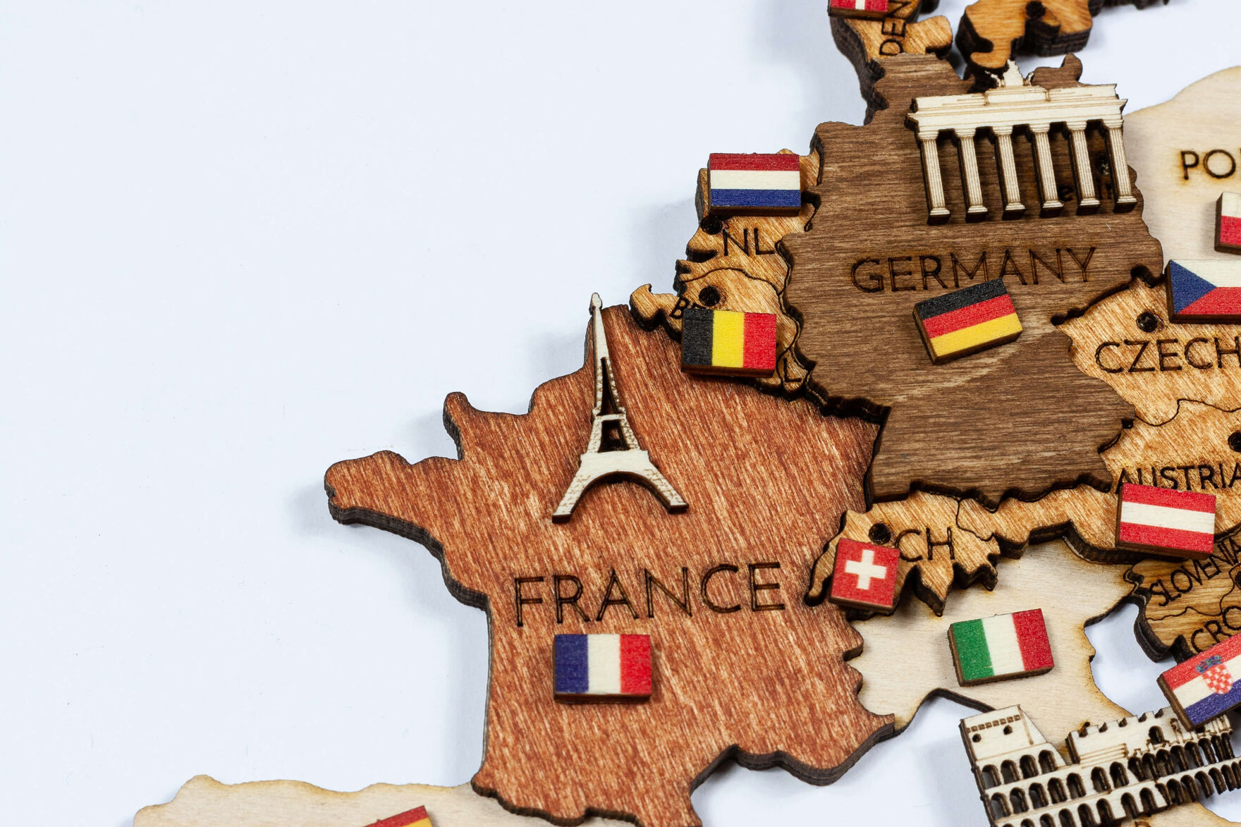 Wooden Mini Landmarks (stickable) | 68travel